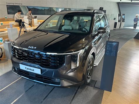 탁송료가 최대 100만원기아 신형 카니발 그래비티 트림 차이점이 뭐길래