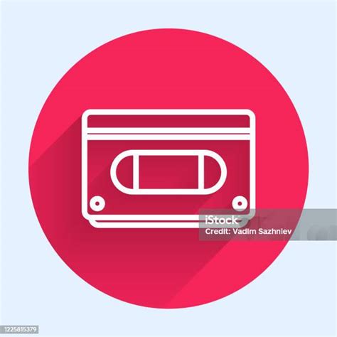 긴 그림자로 분리 된 흰색 라인 Vhs 비디오 카세트 테이프 아이콘 빨간색 원 버튼입니다 벡터 일러스트레이션 1990 1999 년에 대한 스톡 벡터 아트 및 기타 이미지