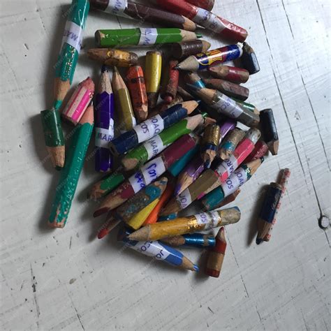 Lápices Pequeños De Colores útiles Escolares Foto Premium