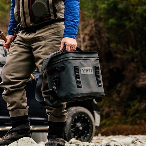 2025 Yeti Hopper Flip 12 Soft Cooler 70000002200 Charcoal