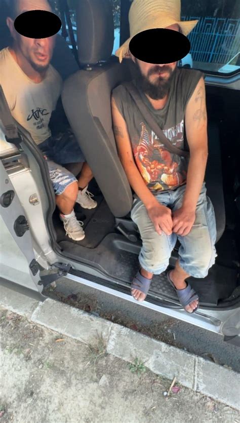 Bătaie Pe Stradă în Zona Modern Un Bărbat Era Plin De Sânge Pe Față Vestim