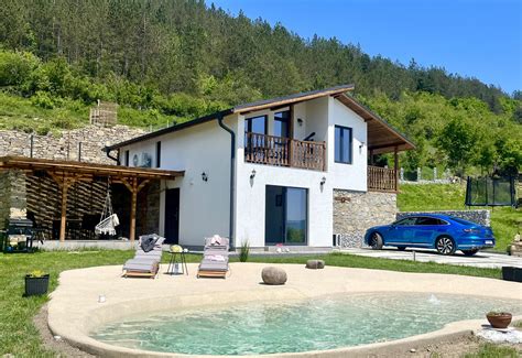 Вилабг Вили под наем къщи за гости и семейни хотели на планина