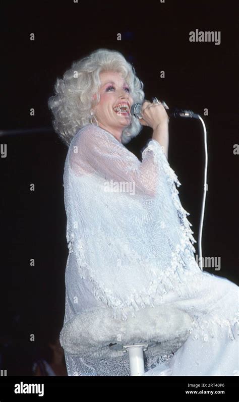 Superstar Dolly Parton Performing Onstage At A Concert During Her 1978