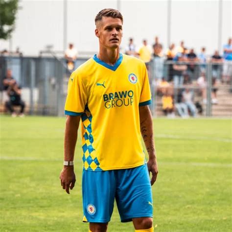 Eintracht Braunschweig 2024 25 Home Kit