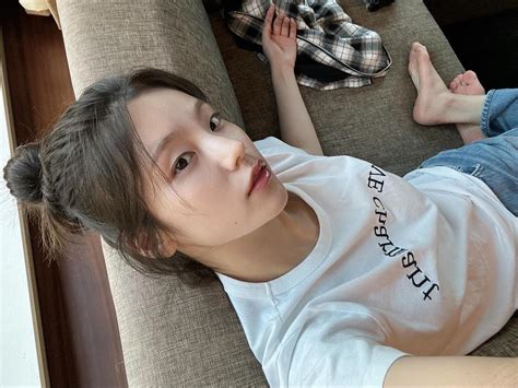 Hwang Yejis Feet