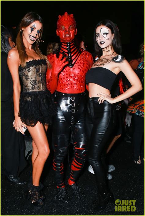 Victoria Justice Taissa Farmiga And Kaitlyn Dever Get Creative With