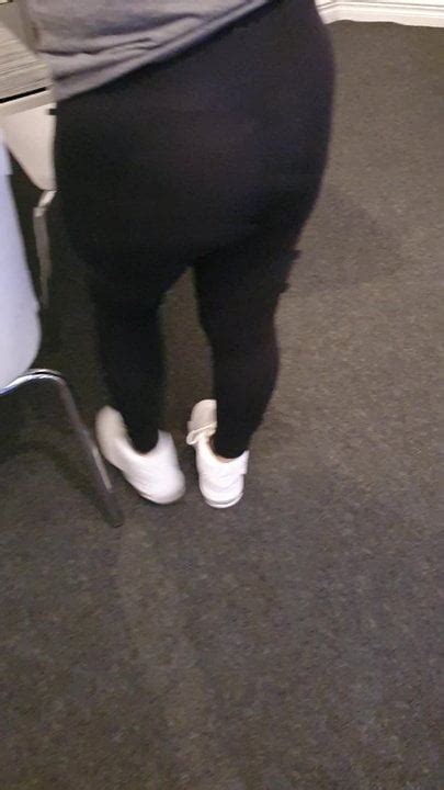 Styvmamma Bär Inte Trosor Under Leggings Har Sex Med Så Xhamster