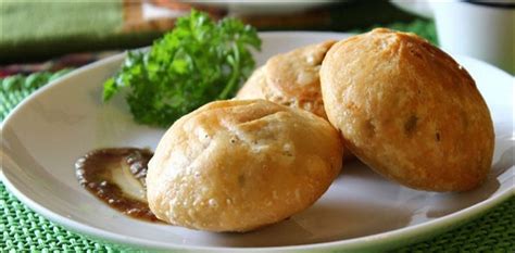 مزیدار قیمے کی کچوریاں تیار کریں