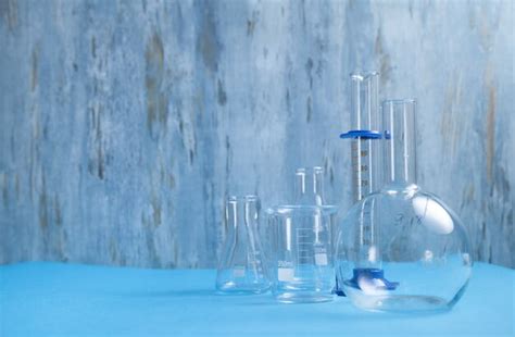 Premium Photo Science Glass Flasks In Chemistry Laboratory