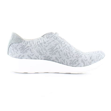Bzees Womens Golden Knit Sneaker 75 Grey