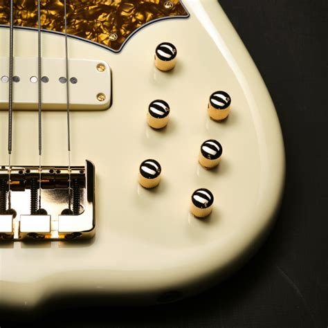 F Bass Bn5 Olympic White Bass Buddha