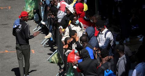 États Unis La Ville De New York Débordée Par Une Vague Dimmigration