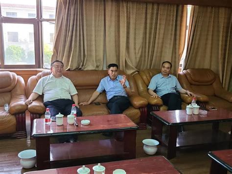 河南省酒业协会会长熊玉亮、总工程师赵书民一行莅临宋河酒业调研指导