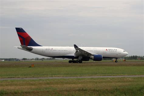 N857NW Delta Air Lines Airbus A330 Aircraft Landing at the Polderbaan ...