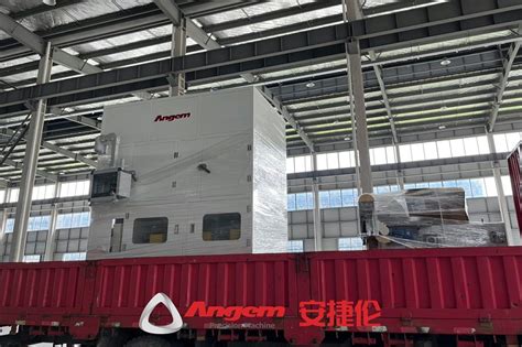 滚涂机发货外圆自动滚涂机发往广东汽车配件客户