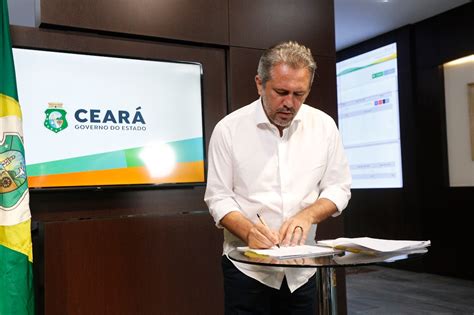 Governador Elmano De Freitas Sanciona Leis Do Piso Da Enfermagem Renda