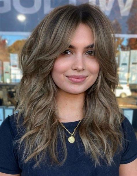 Slimming Haircuts For Chubby Faces The 36 Best Haircuts For Round