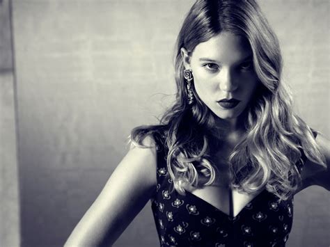Download Wallpaper Photoshoot Lea Seydoux Interview Russian Edition