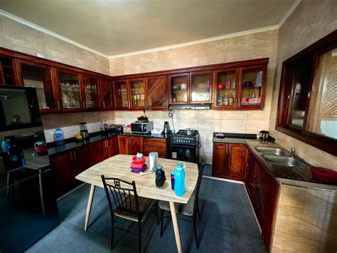 Casas A Venda Vende Se Moradia Luxuosa T No Bairro Do Guava A Min Da Estrada Da Circular