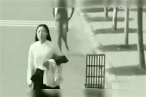 监控实拍一个井盖三个女人描述着三个不一样的故事