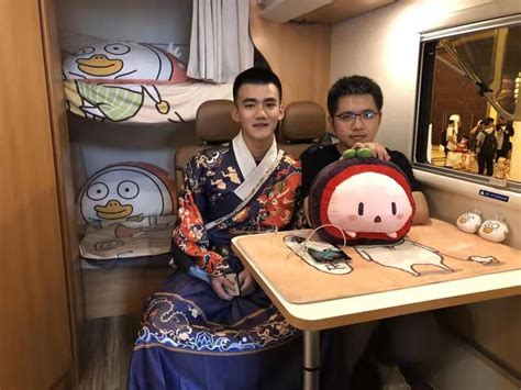 来鸭一起去旅行鸭来画携手小刘鸭打造IP主题房车 搜狐大视野 搜狐新闻