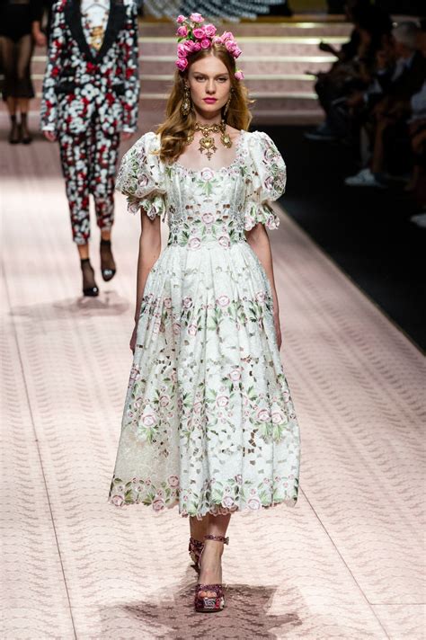 Dolce And Gabbana Dive Deep Into Their Brand Dna For Spring 2019 Color