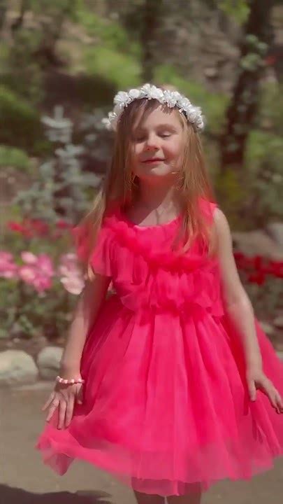 სტუდია საუკუნის ყველაზე პატარა მოცეკვავე ელენა🌺 Youtube