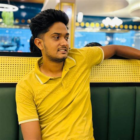 ravindu jayaweera