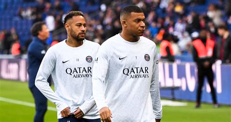 PSG Neymar et Mbappé partis pour jouer face à Strasbourg