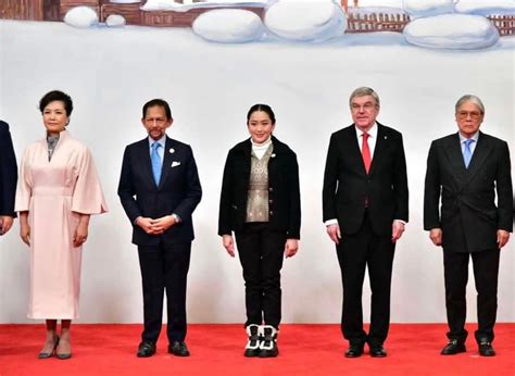 ภาพที่เยือนประเทศจีน นายกฯไทยเด่นสุด เช่นเคย นายกฯร่วมงานเลี้ยงอาหารกลางวัน เพื่อเข้าร่วมงาน