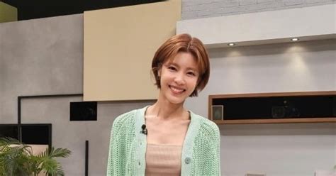 애둘맘 이윤지 튜브톱 패션밝은 미소에 여배우 미모 Ten★