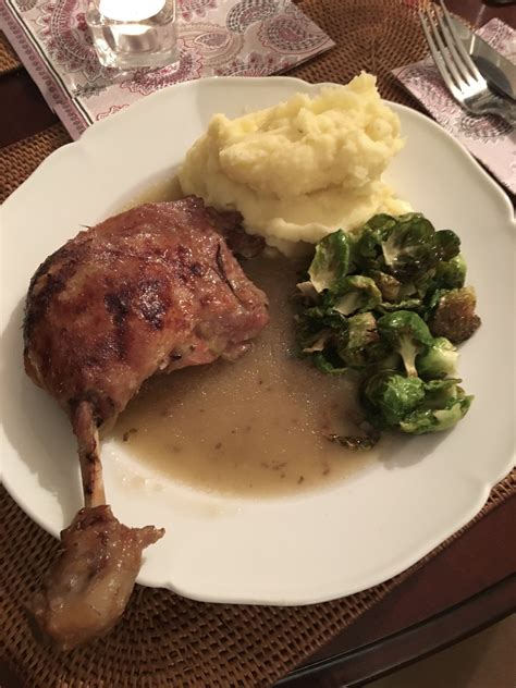 Enten Haxe mit Rosenkohl und Kartoffelpüree Grillforum und BBQ