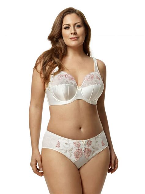 The 10 Best Bra Brands For Full Bust Plus Sized Women