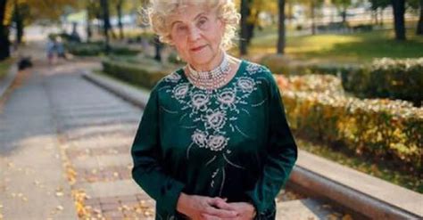 Когато родителите ми обявиха че отиват в санаториум аз се зарадвах за тях Но реакцията на