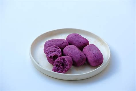 Premium Photo Timus On Plate With White Background Traditional Snack From Indonesia Made From