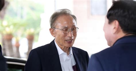 이명박 전 대통령 11년 만에 고향으로…이틀간 포항 방문