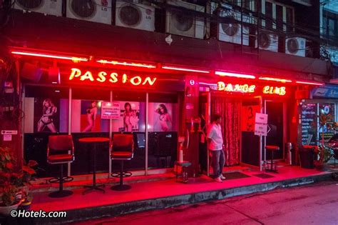 ปักพินโดย Thaigerweb ใน Pattaya Thailand