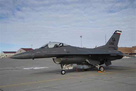 ANG F-16 gets new dark gray paint > 185th Air Refueling Wing > Article ...