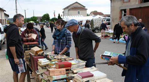 Choloy Ménillot la première brocante a flirté avec le succès
