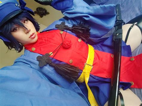 I Crossplayed A Garchomp Gijinka Scrolller