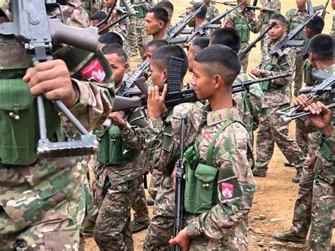 ပြည်သူ့ကာကွယ်ရေးတပ်မတော် မန္တလေးက အခြေခံပညာစစ်သင်တန်းဓာတ်ပုံများ ထုတ်ပြန် Khit Thit Media