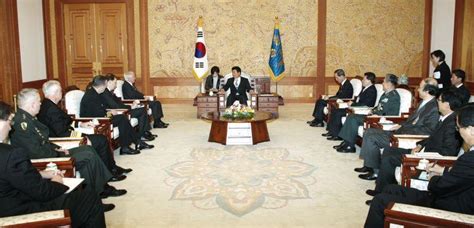 노무현사료관 [게이츠 미국 국방장관을 접견하는 노무현 대통령]