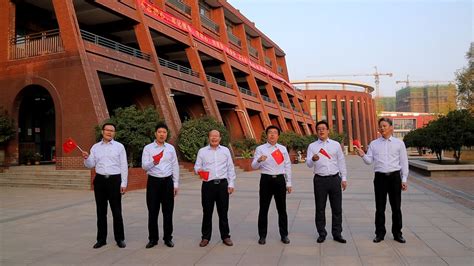 管理工程学院举办“峥嵘七十载，与国同筑梦”快闪活动 青岛理工大学管理工程学院