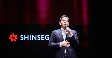 취임 1주년 맞은 정용진 신세계 회장 성장시대 다시 열 것