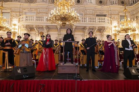 Монголын морин хуурын найрал хөгжим Чехийн Ерөнхийлөгчийн ордонд тоголжээ