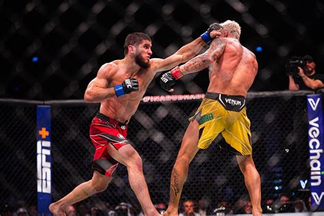 Islam Makhachev nuevo campeón del peso ligero de la UFC tras derrotar