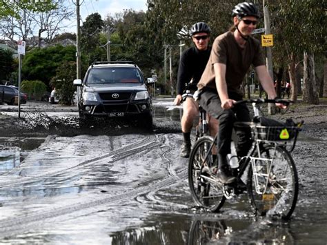 Almost Every Shop Went Under Australia Towns Cut Off As Heavy Rains