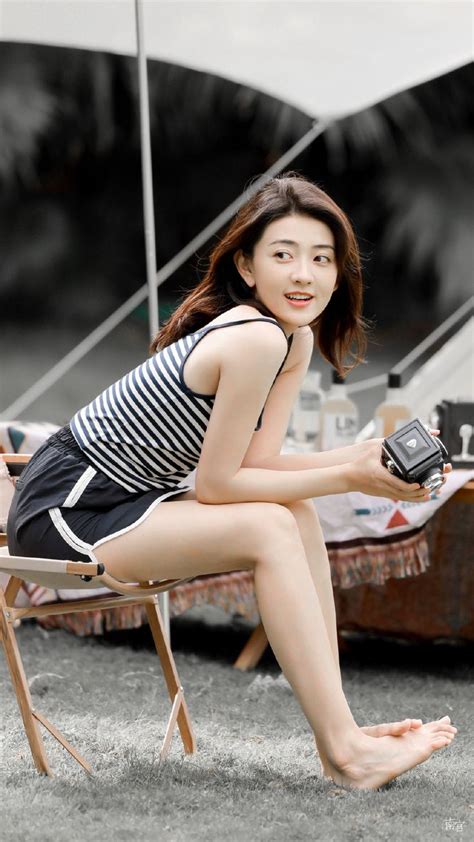 Pin By Vaaty23 On Liang Jie เหลียงเจี๋ย 梁洁 Neat Casual Outfits