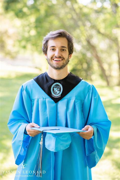 Grad Photos Graduation Pictures Graduation Ideas Senior Pictures