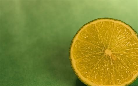 A Slice Of Lemon Free Ppt Background